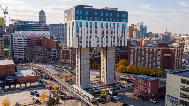 Новая технология компании LIFTbuild позволяет строить здания сверху вниз